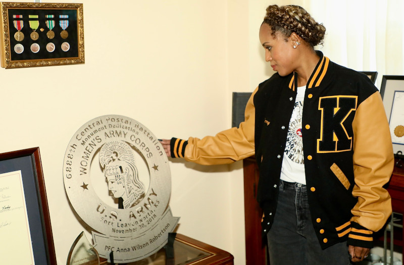 Actor Kerry Washington Pays Homage to 6888 World War II Veteran Anna ...